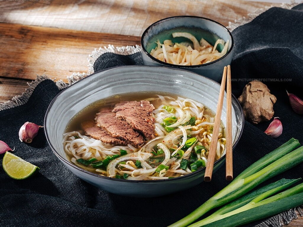 What Does Pho Taste Like? Dive Into This Soul-Warming Soup - Picture ...